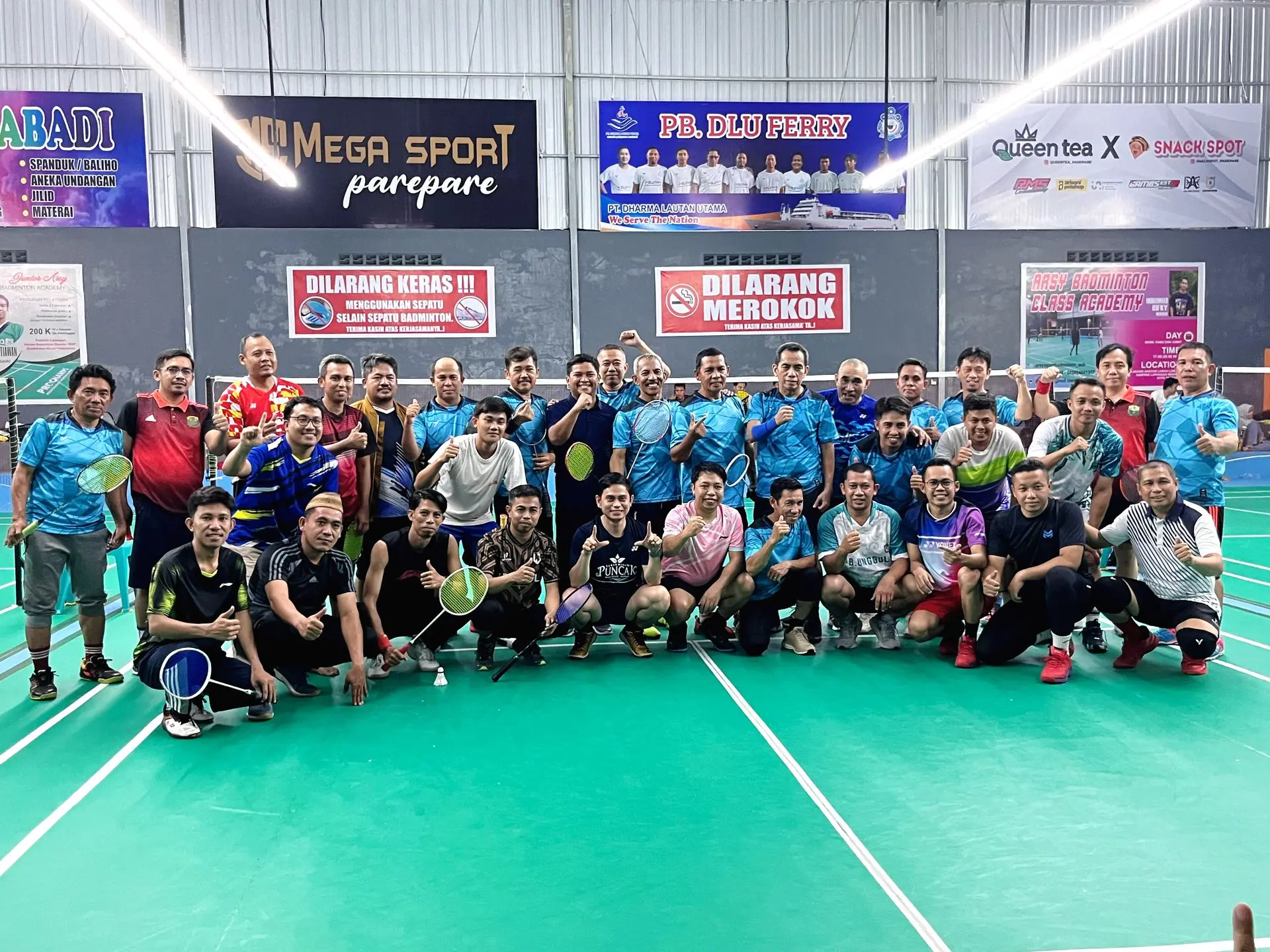 Semangat Sportivitas Warnai Friendly Match Badminton IAIN Parepare vs ...